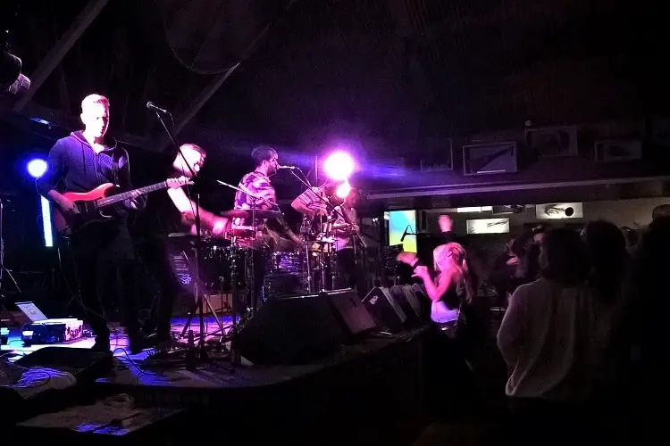 Byron Bay: Things to Do in Australia's Boho Beach Town - Dreaming of ...